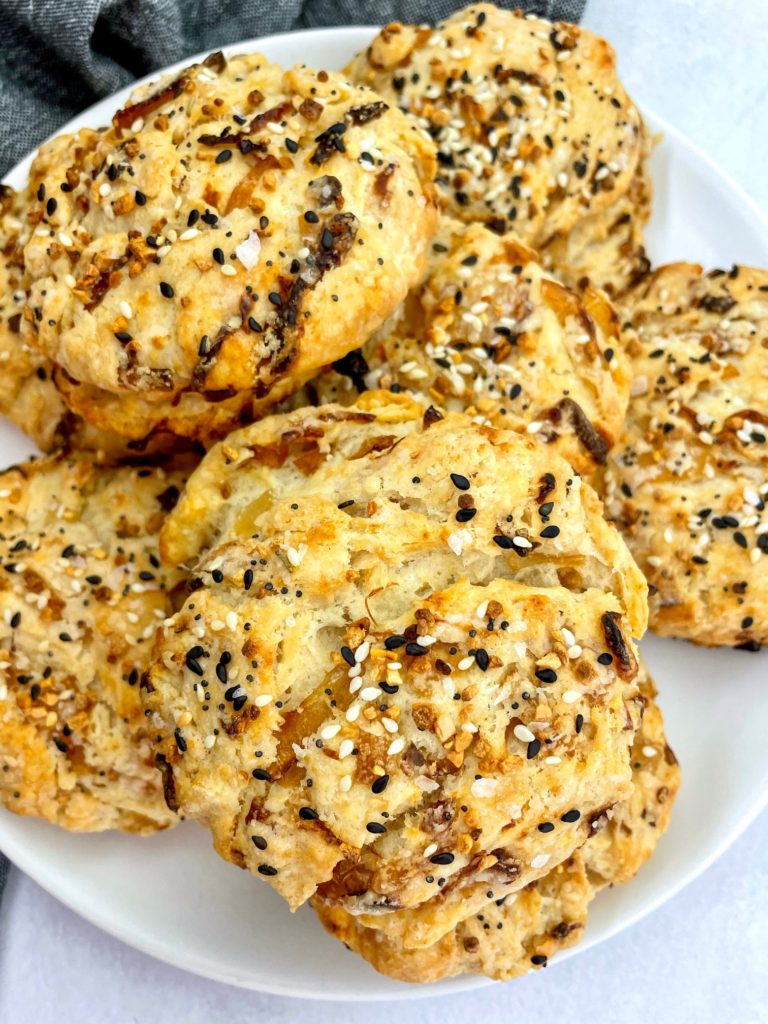 Caramelized Onion and Everything Bagel Biscuits - thechowdown
