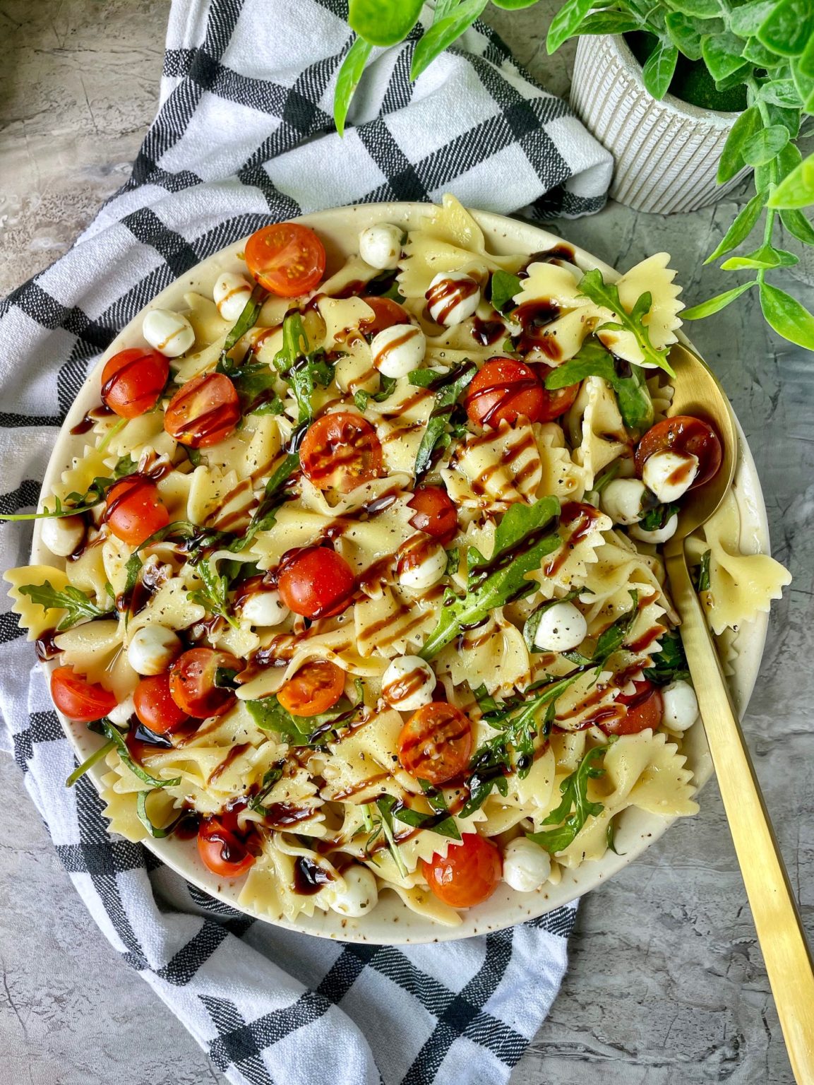 Caprese Pasta Salad - thechowdown
