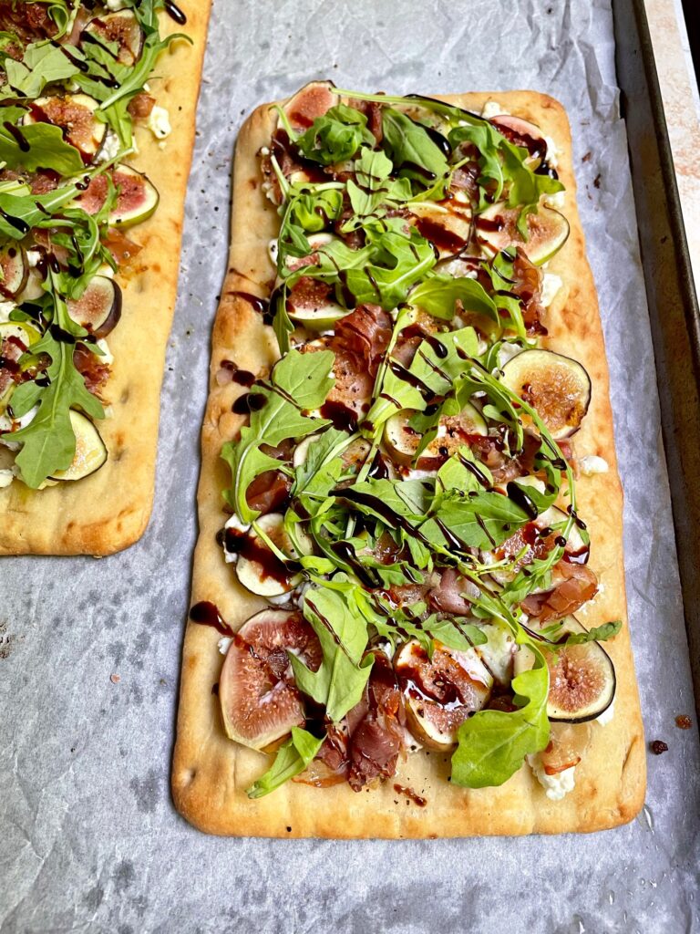 Fig and Goat Cheese Flatbread - thechowdown