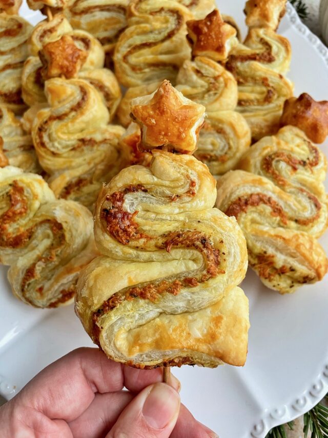 Pesto Puff Pastry Christmas Trees - thechowdown