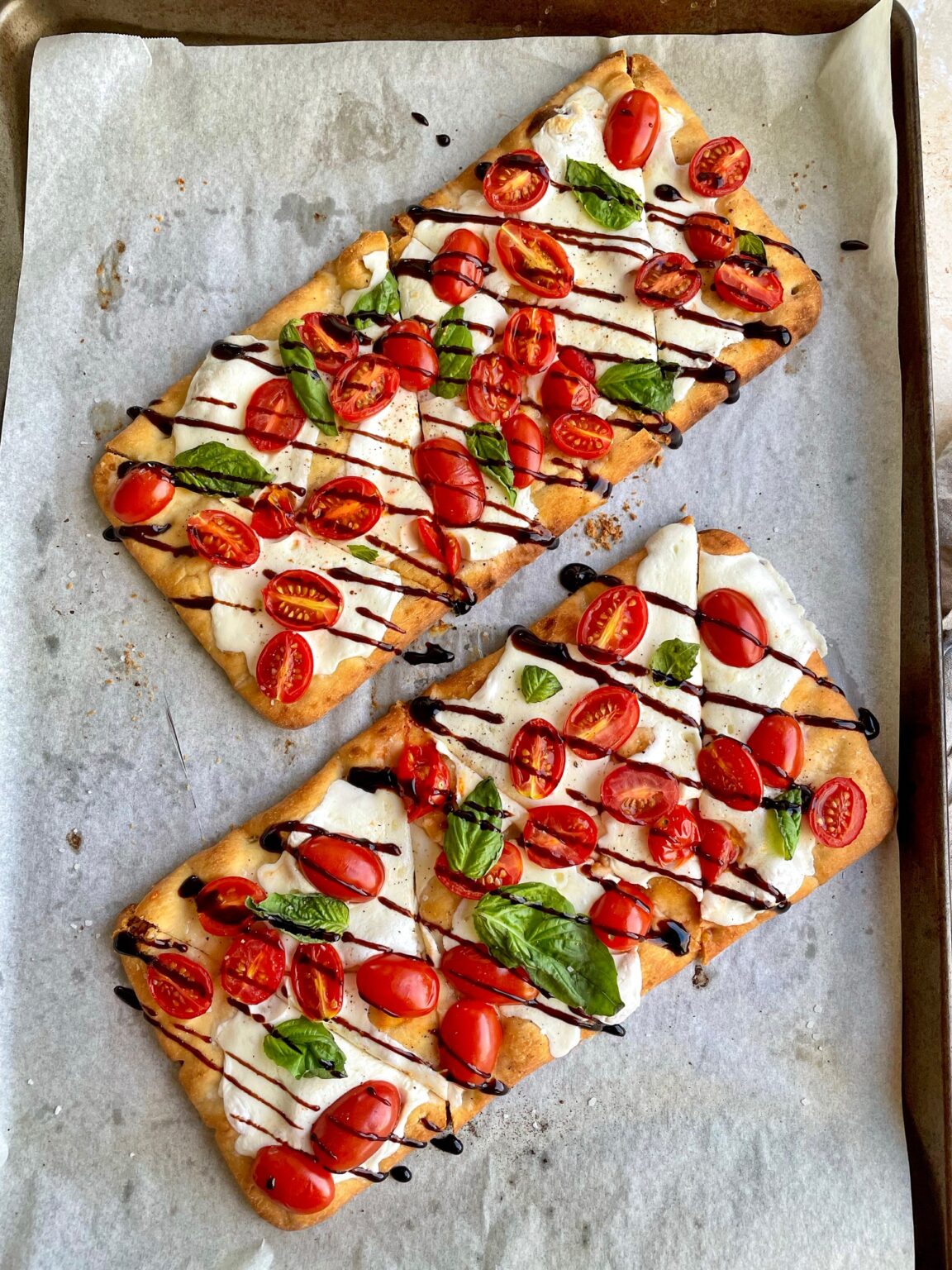 Caprese Flatbread - thechowdown