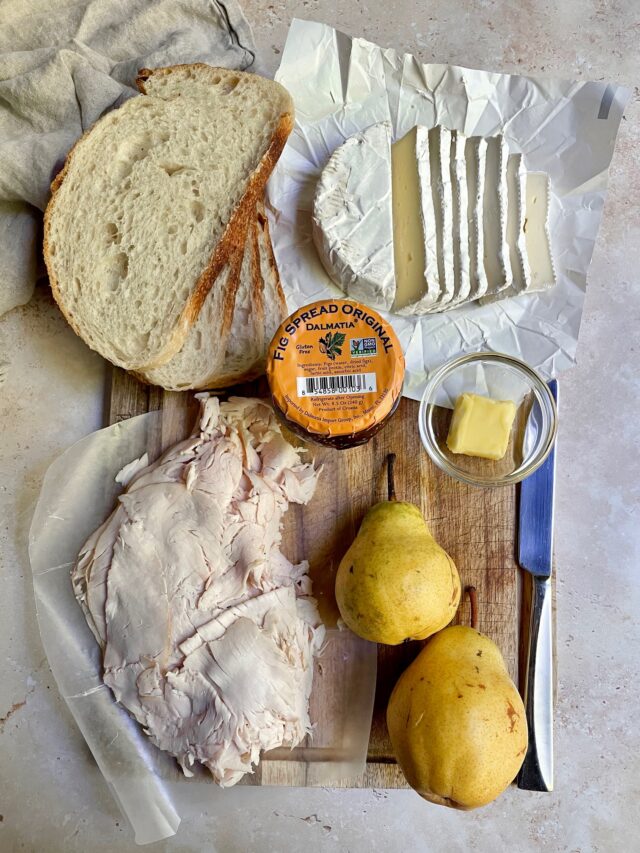Turkey, Pear and Brie Panini - thechowdown