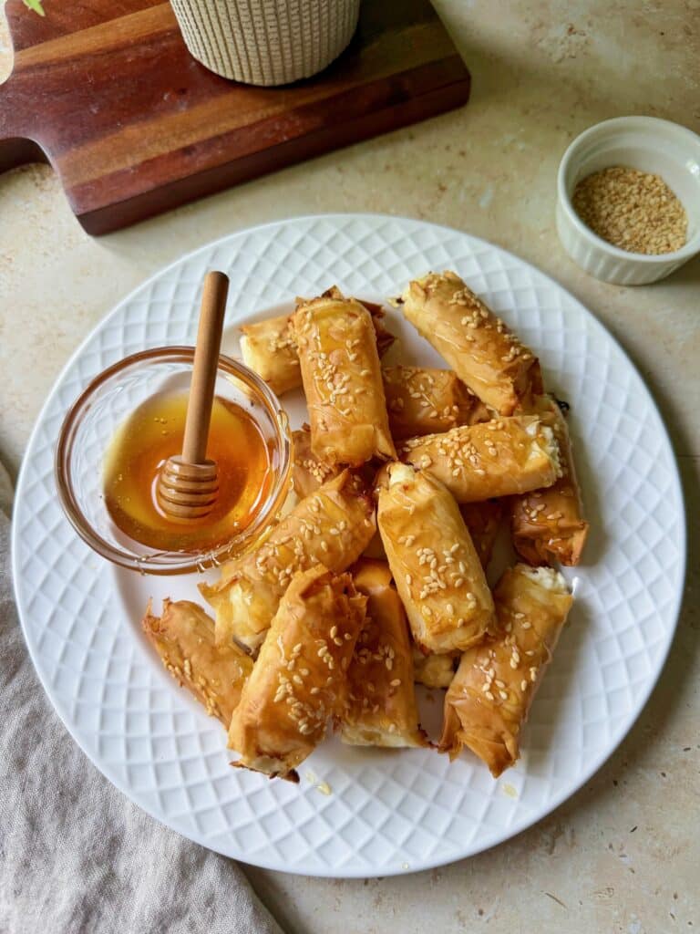 Feta Phyllo Rolls - thechowdown